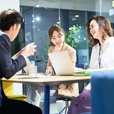 就労支援施設向けツール「Revel App」｜Revel App